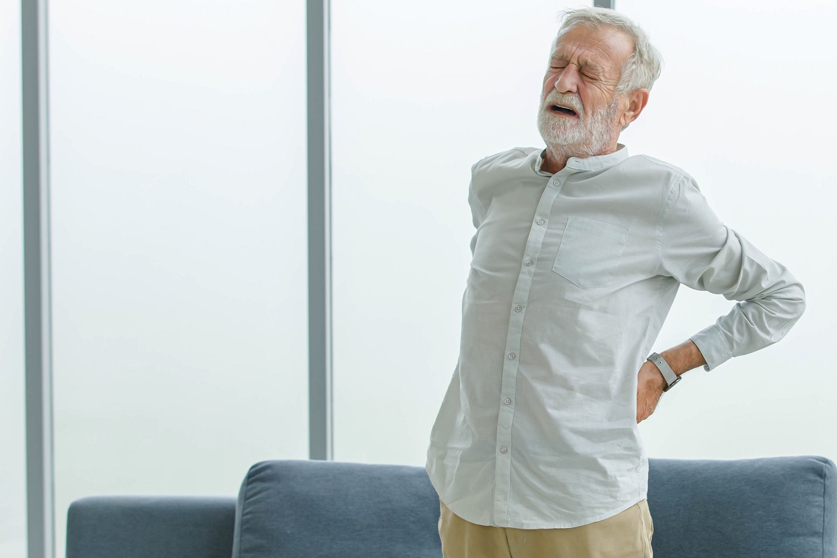 A rare large tumor on the back of a 58-year-old man removed after ...